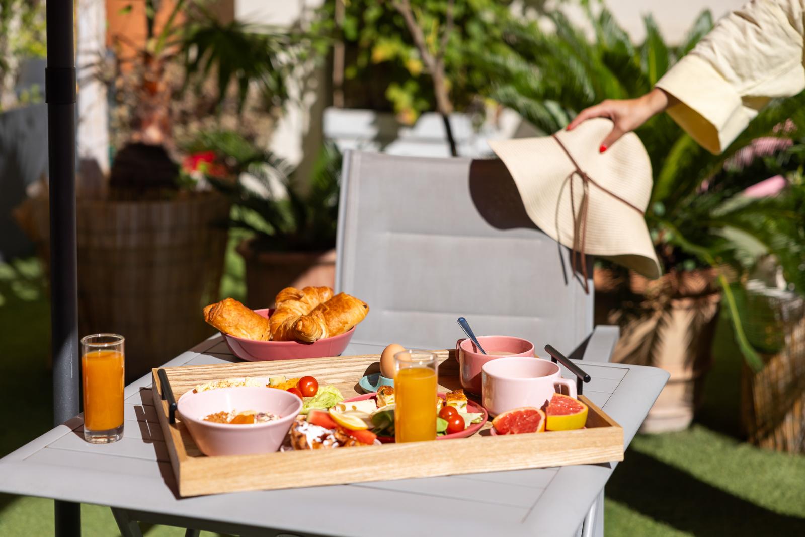 Hotel Locarno Nice | Official Website | 3-Star Hotel near Beaches